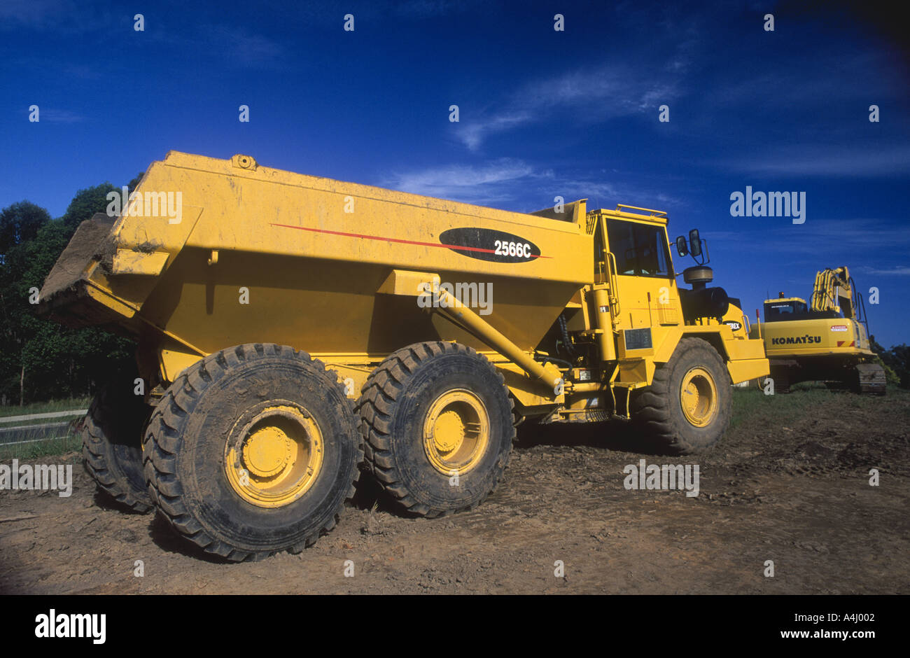 Side tip truck hi-res stock photography and images - Alamy