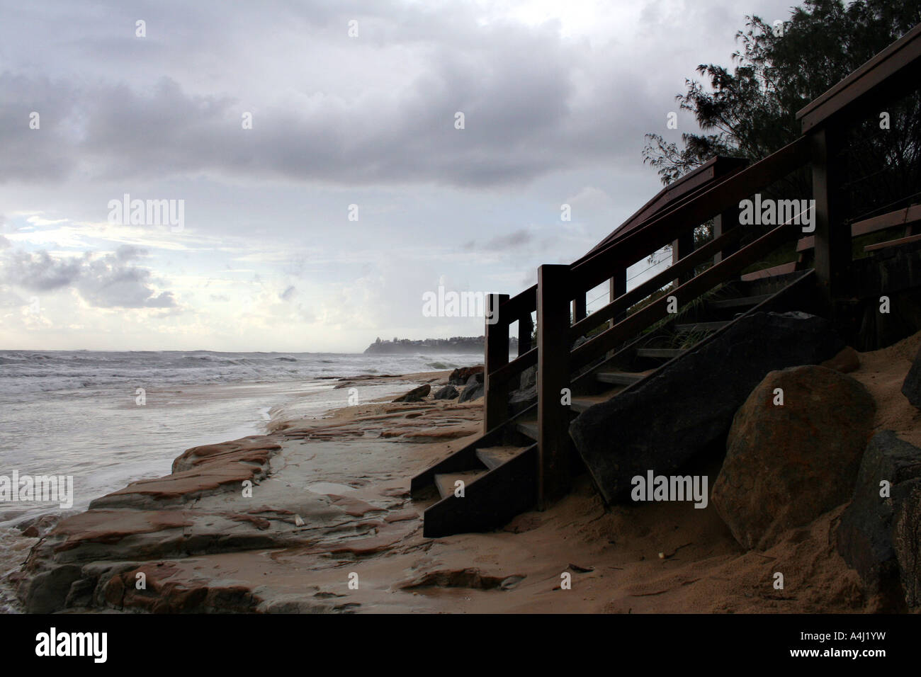 TIMBER STEPS TO BEACH HORIZONTAL BAPDA10022 Stock Photo - Alamy