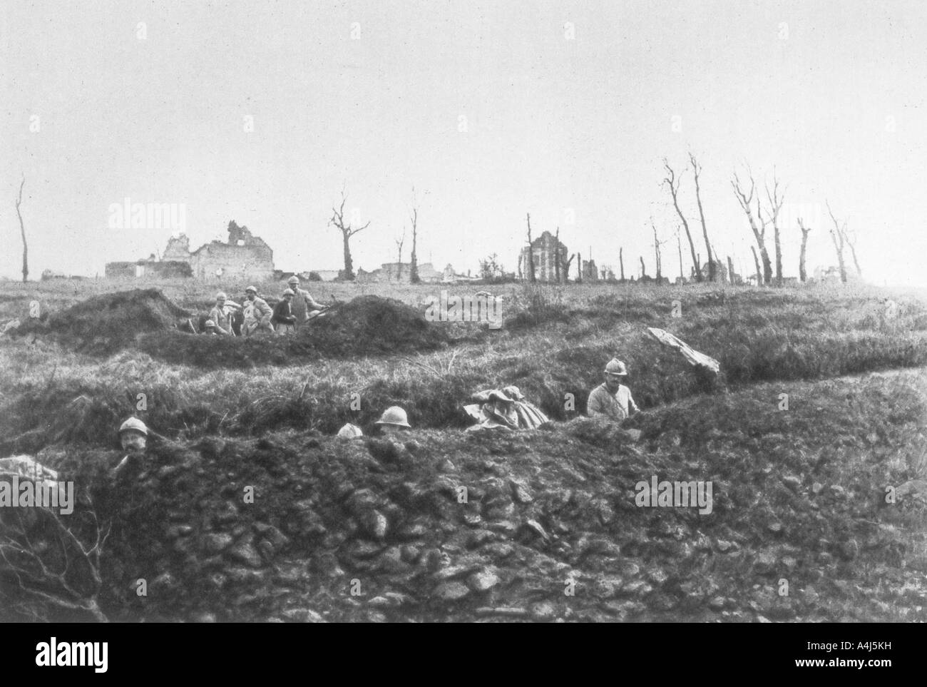 Western front ww1 battlefield Black and White Stock Photos & Images - Alamy