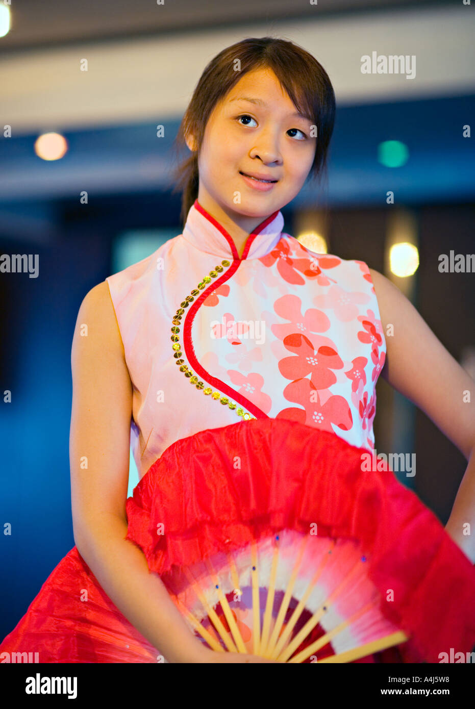 CHINA YANGTZE RIVER Beautiful young Chinese dancer dressed in ...