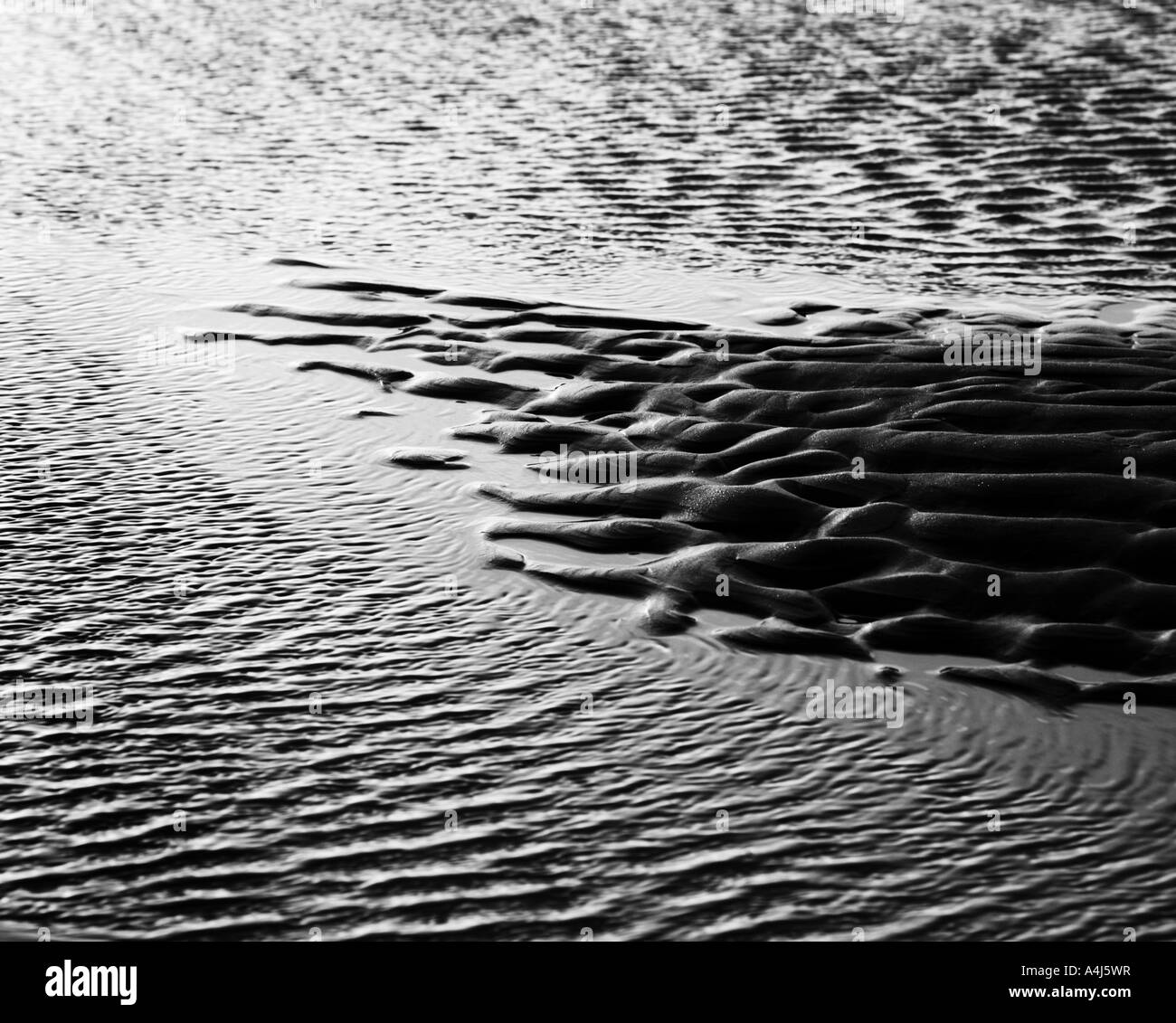 Diffraction water waves hi-res stock photography and images - Alamy