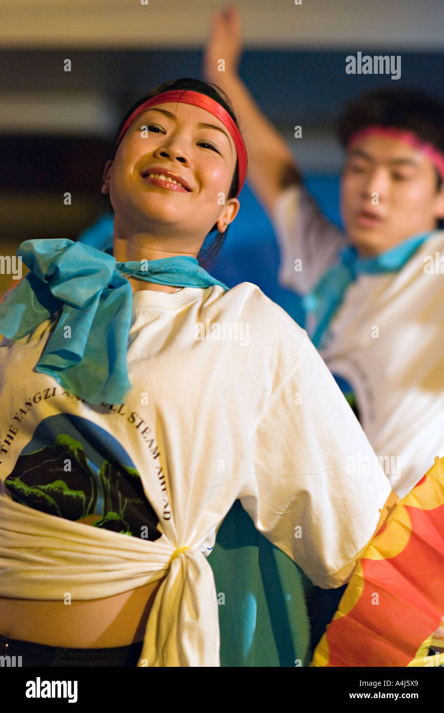 CHINA YANGTZE RIVER Beautiful young Chinese dancer performs traditional ...