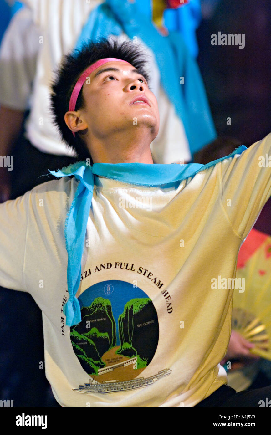 Folk dance troup hi-res stock photography and images - Alamy