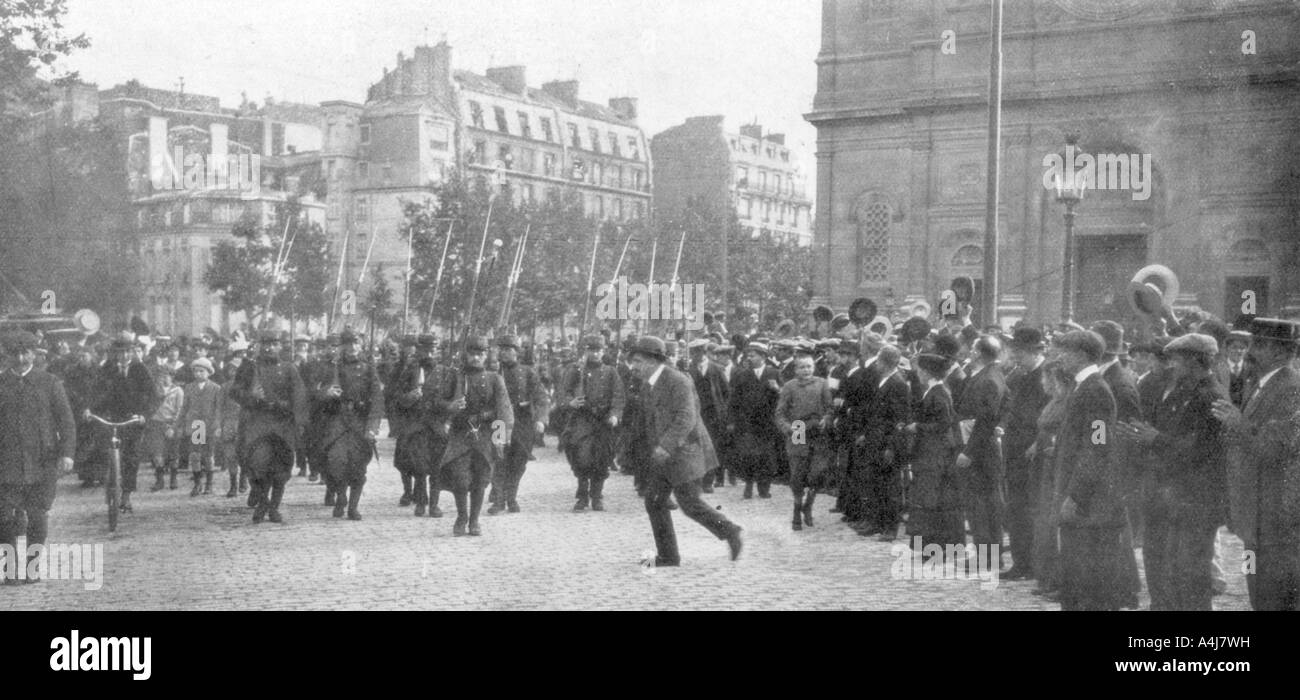 Mobilized French troops marching in Paris, France, August 1914. Artist ...