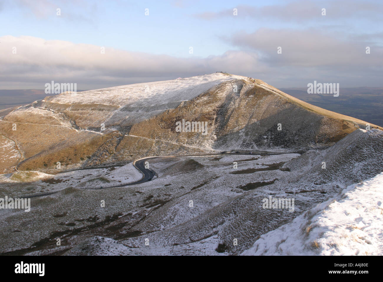 Mam Tor - the shivering mountain from Rushup Edge with a light dusting ...