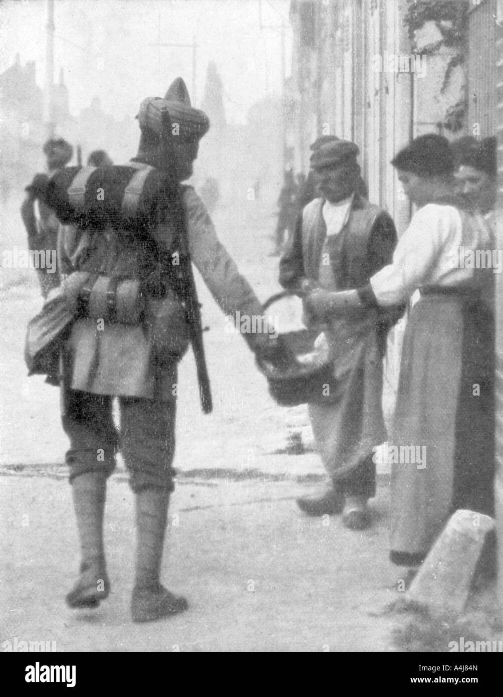 Female british army soldier Black and White Stock Photos & Images - Alamy
