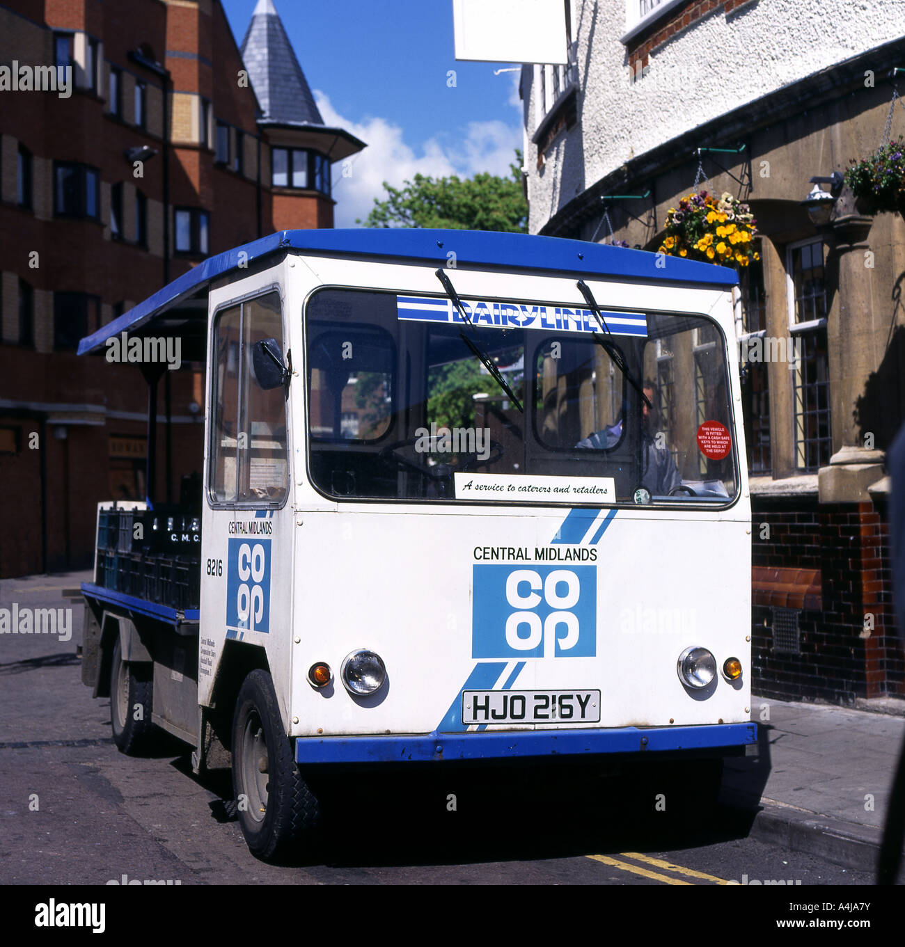 Electric milk float hi-res stock photography and images - Alamy