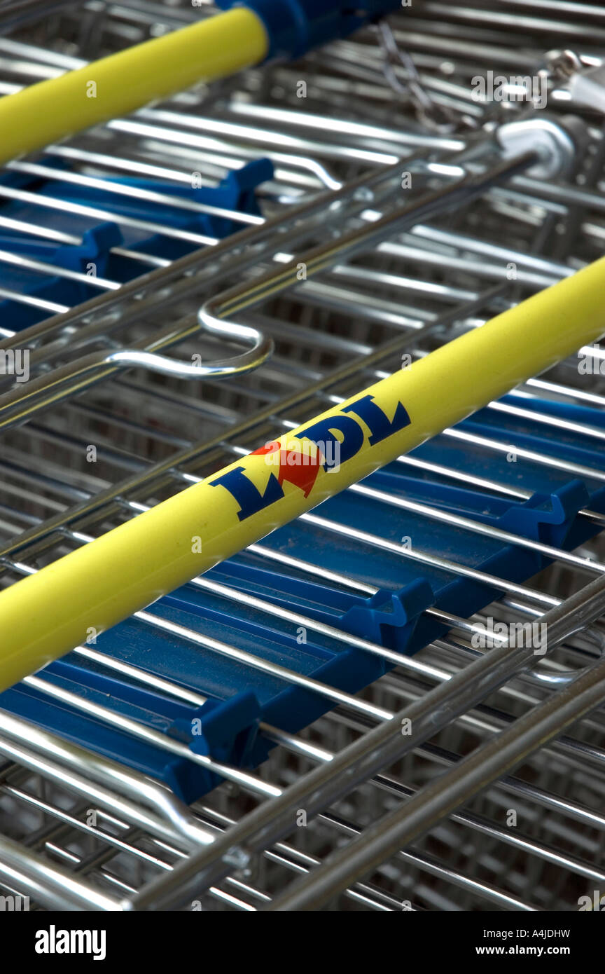 Lidl supermarket trolleys in Peckham, London Stock Photo - Alamy
