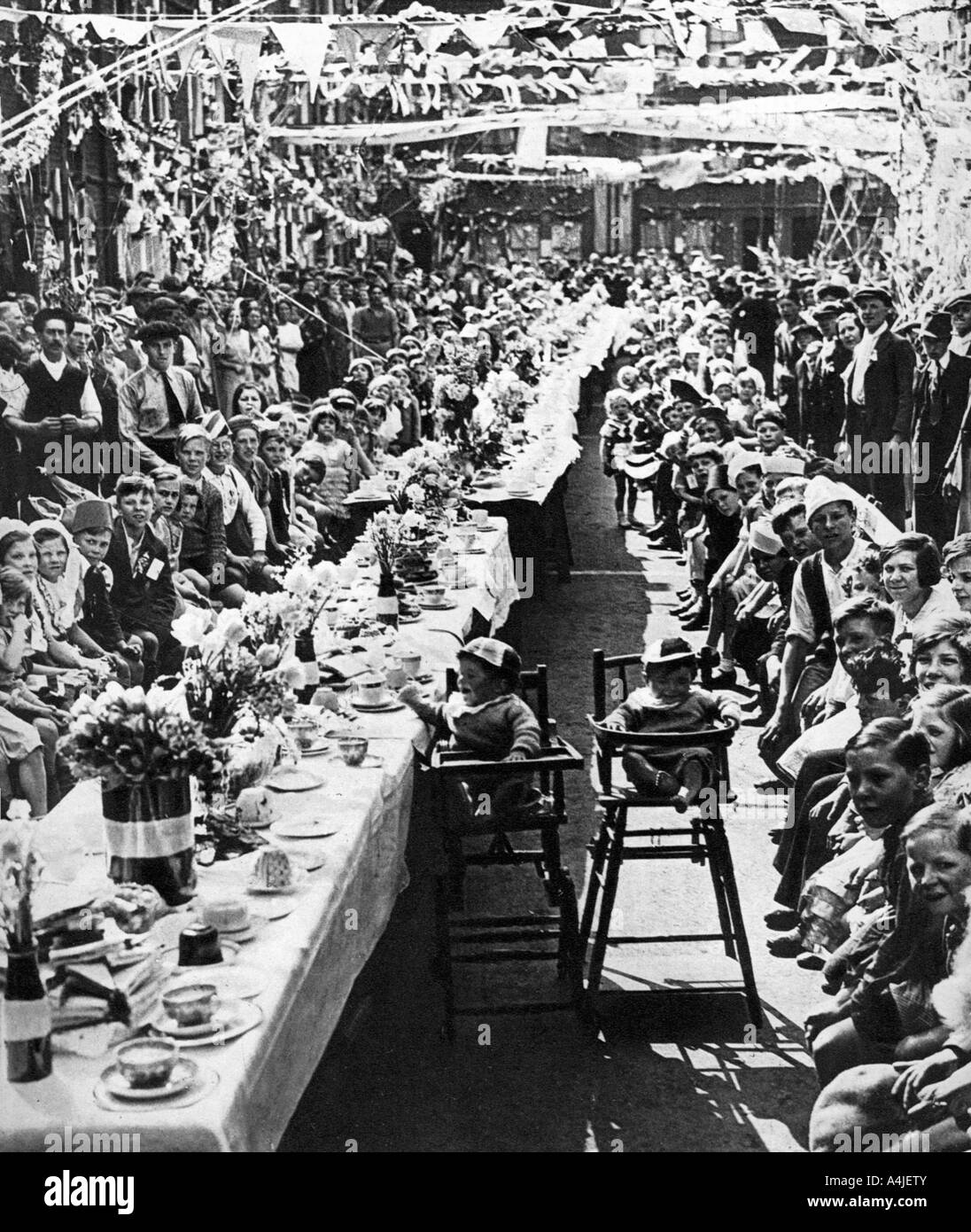 1935 jubilee party hi-res stock photography and images - Alamy