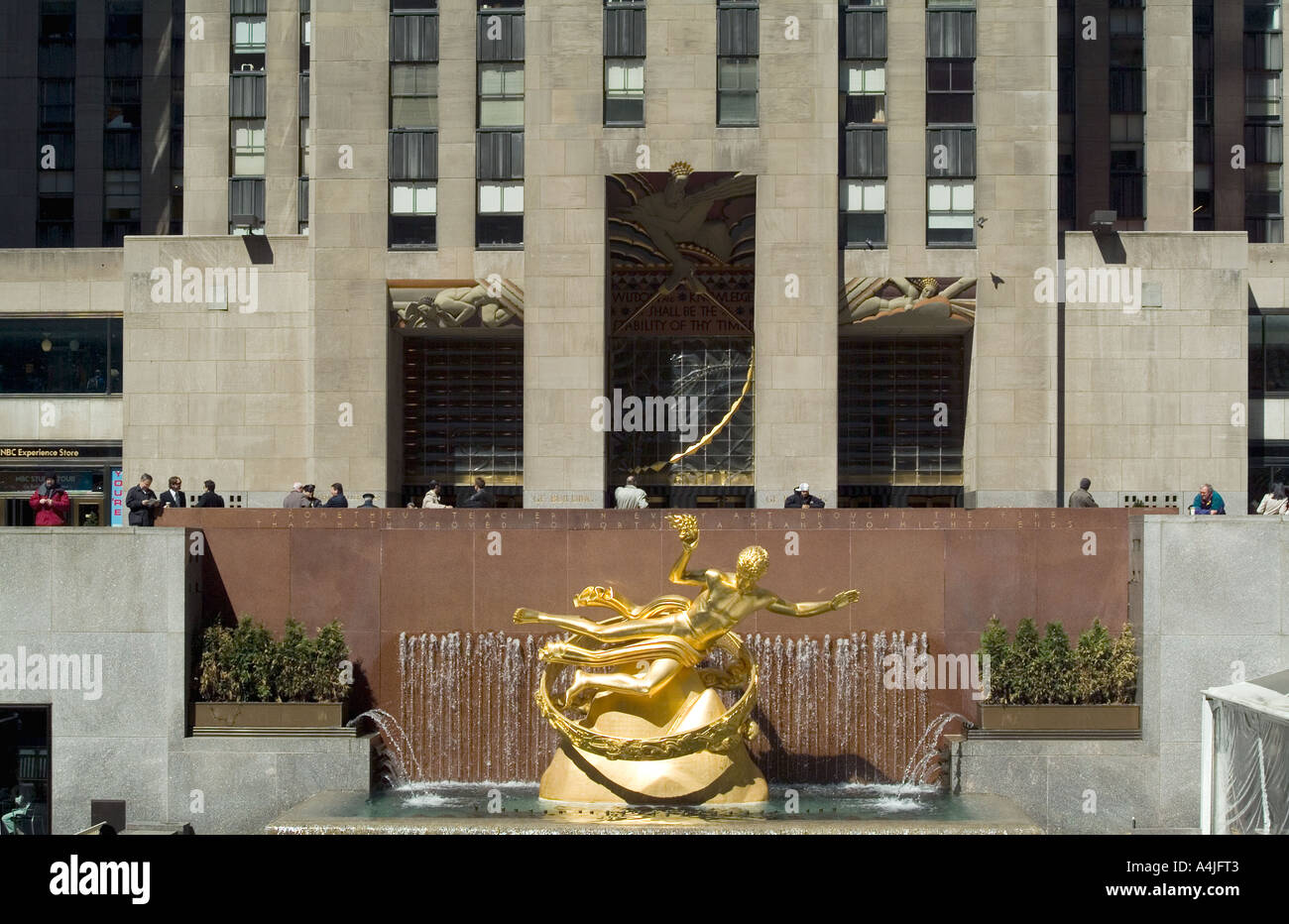 Rockefeller Center, New York City, 1932 - 1940. Prometheus Statue by ...