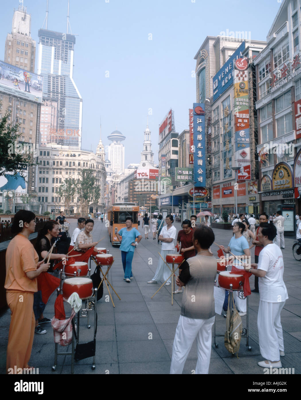 Band road hi-res stock photography and images - Alamy