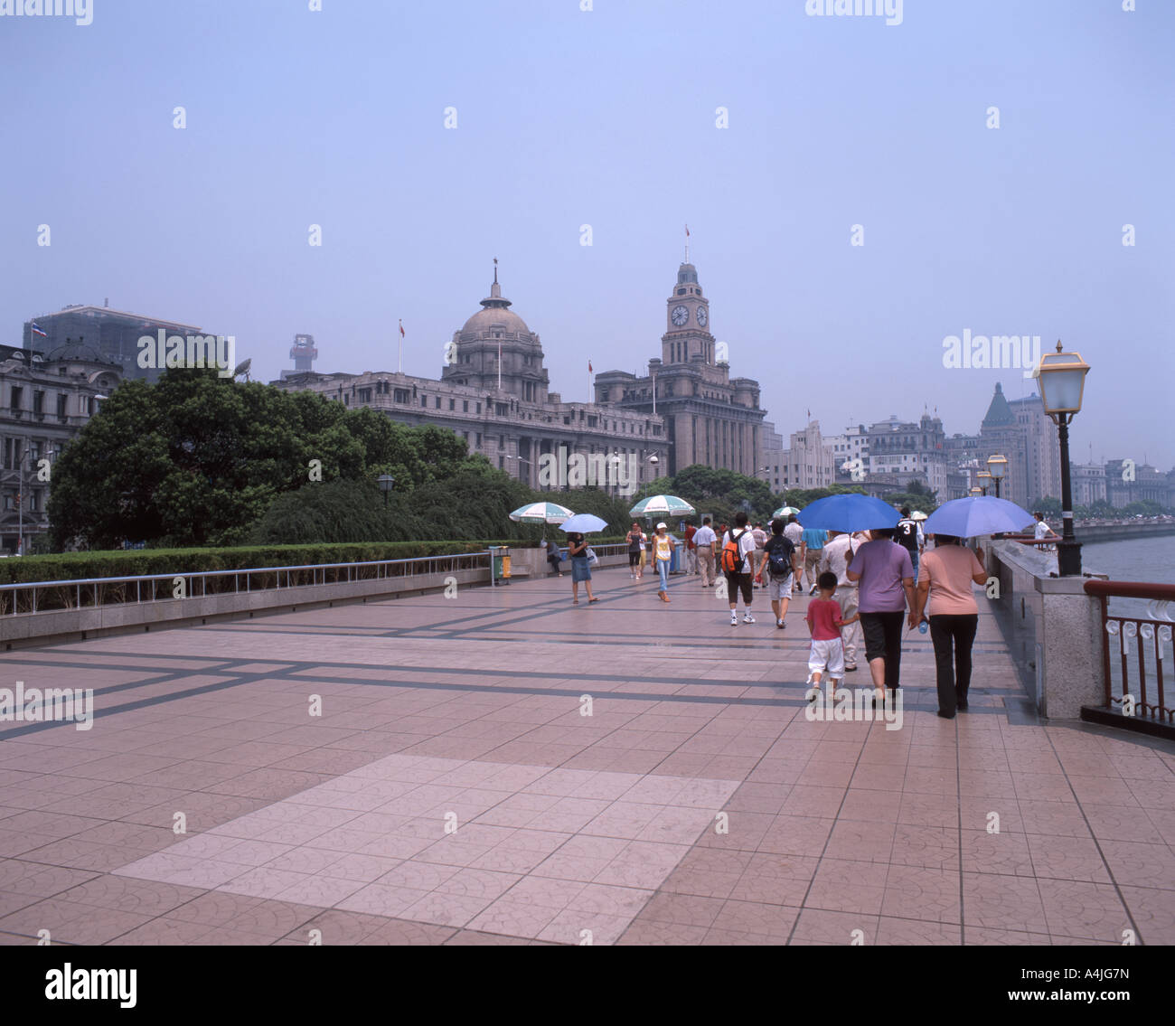 Riverfront promenade, The Bund, Jiangsu, Shanghai, China Stock Photo ...