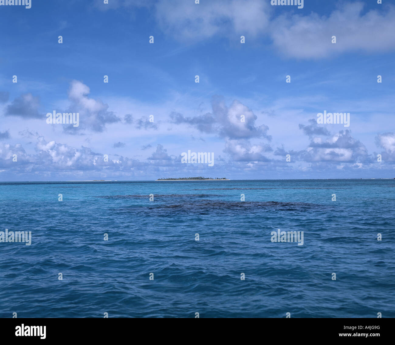 Tropical Island, Aitutaki Atoll, Cook Islands Stock Photo - Alamy