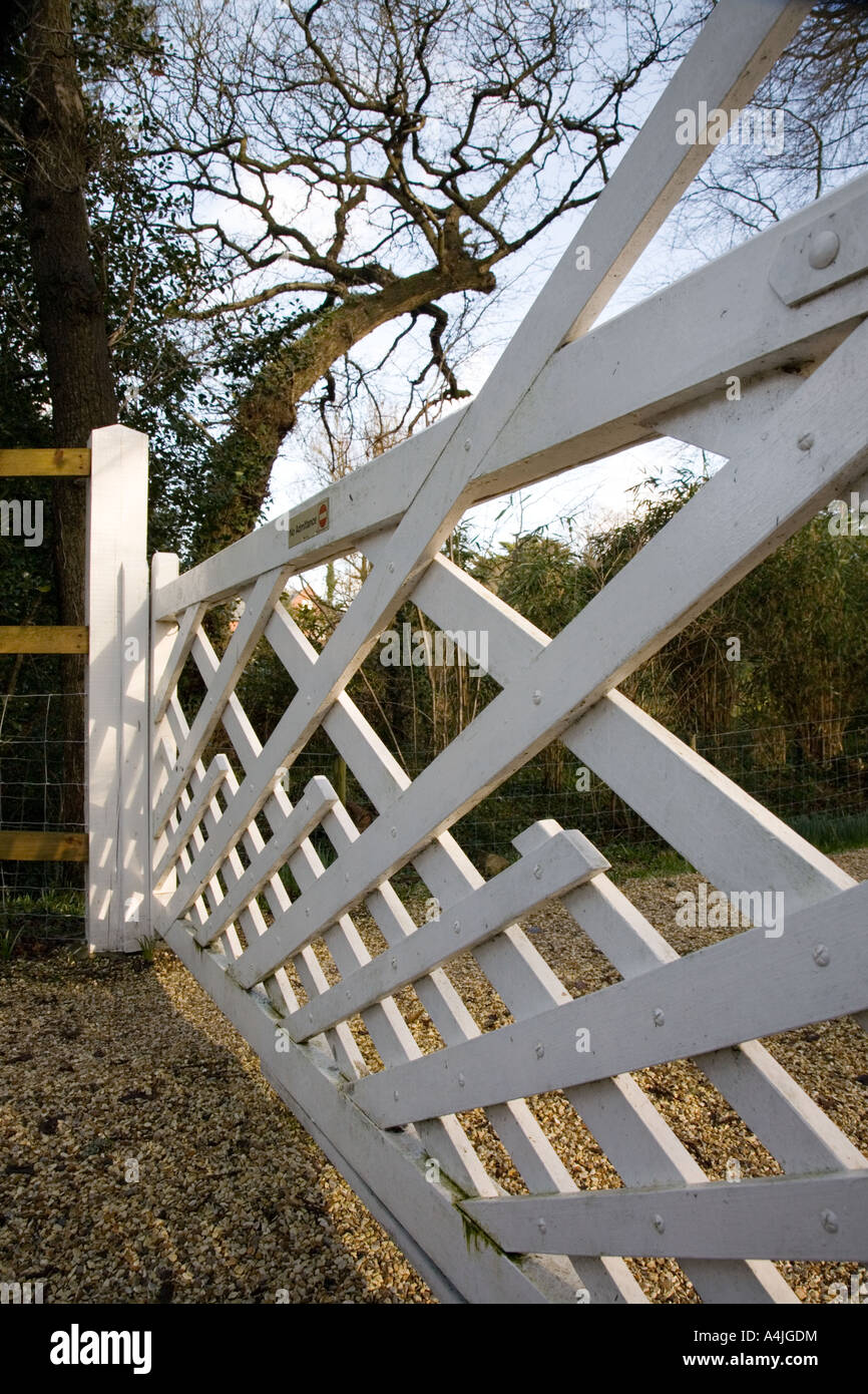 White fence gate hi-res stock photography and images - Alamy