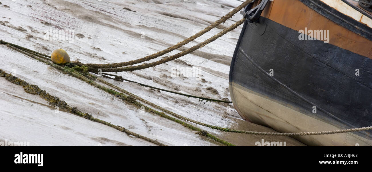 Barge rope hi-res stock photography and images - Alamy