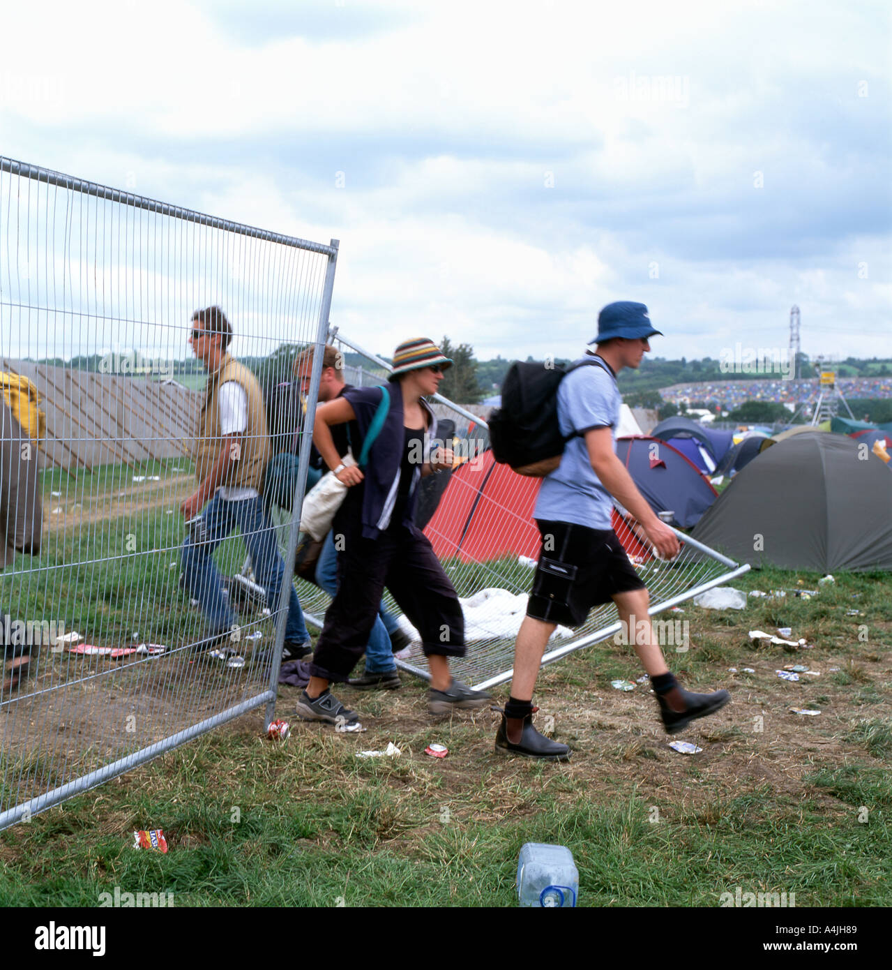 Perimeter fence glastonbury festival hi-res stock photography and ...
