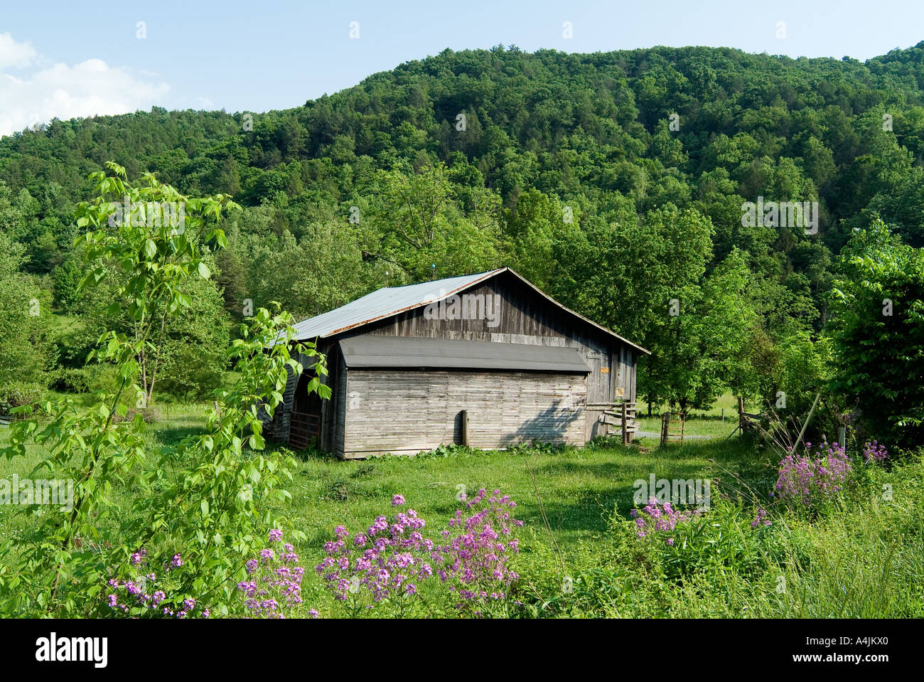 Farm building, West Virginia Stock Photo - Alamy