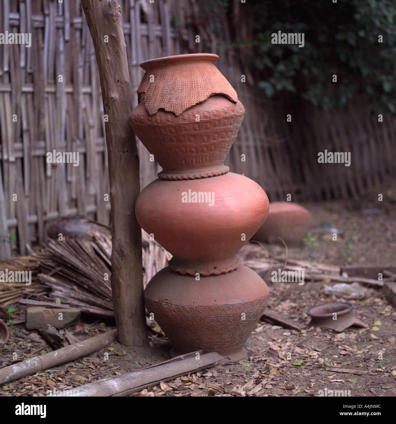 Clay pot burma hi-res stock photography and images - Alamy