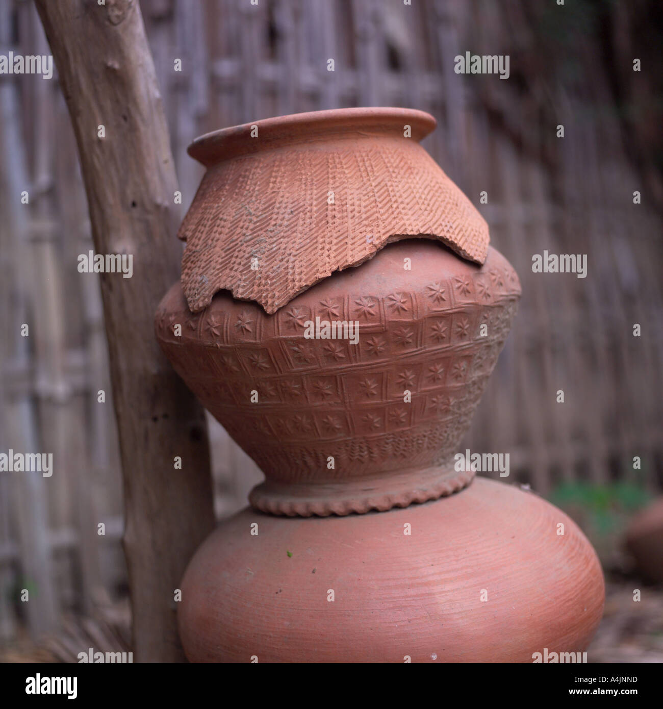 Rounded clay pot hi-res stock photography and images - Alamy