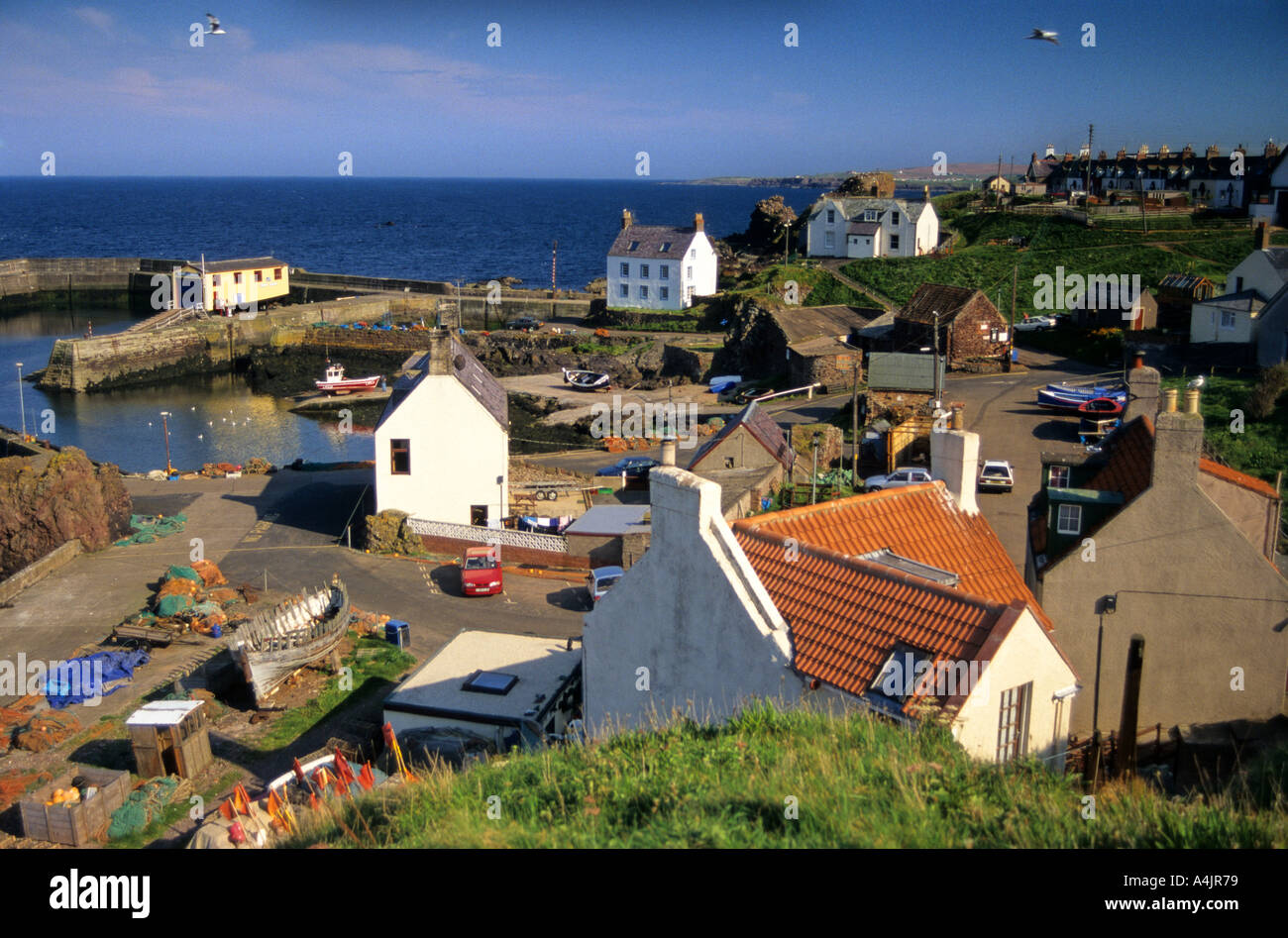 St Abbs traditional fishing village Stock Photo - Alamy