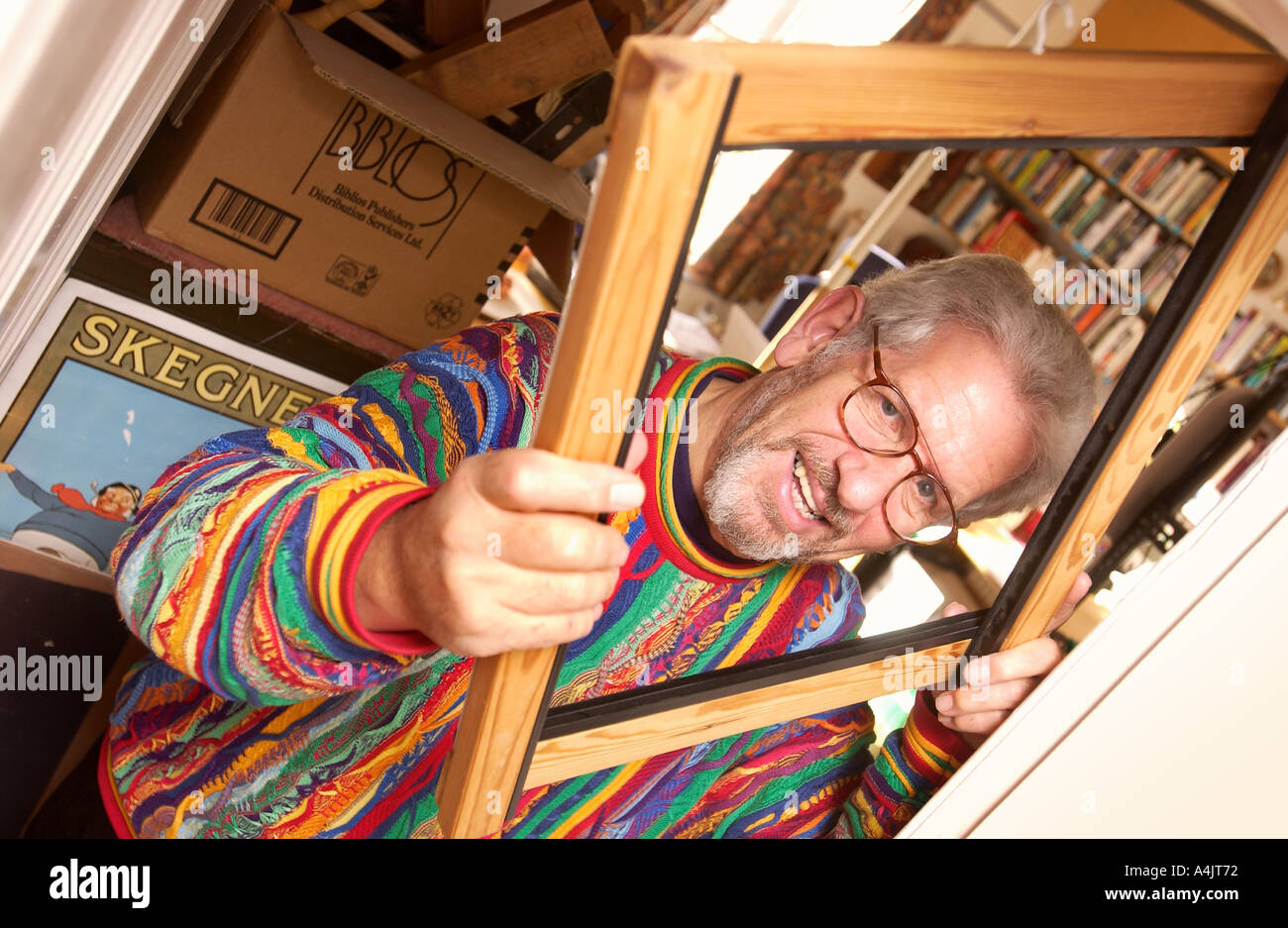 TV SCIENTIST AND HISTORIAN ADAM HART DAVIS AT HOME IN BRISTOL UK JAN ...