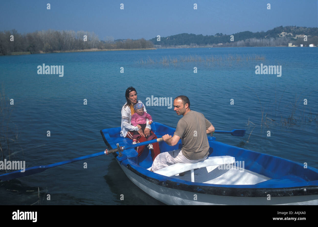 Father daughter rowing boat hi-res stock photography and images - Alamy