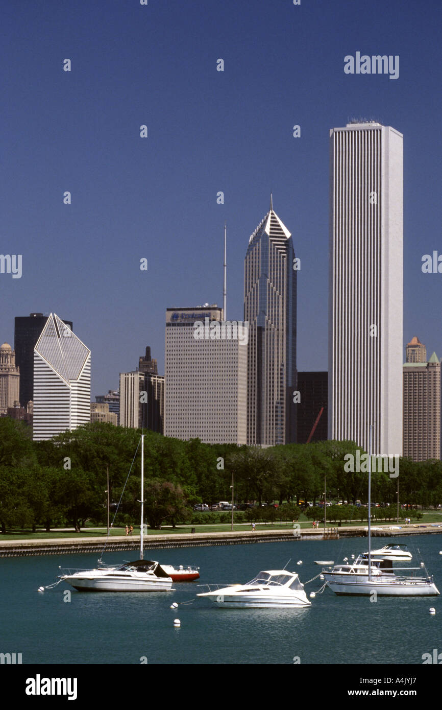 Chicago, Illinois, USA. Skyscrapers, Prudential, AON, and Crain ...