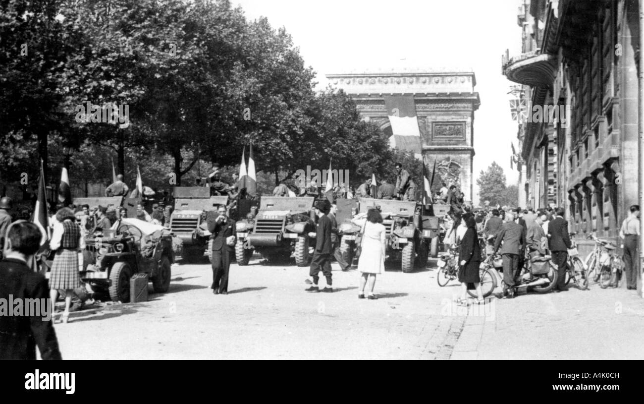 Paris liberation crowd hi-res stock photography and images - Alamy