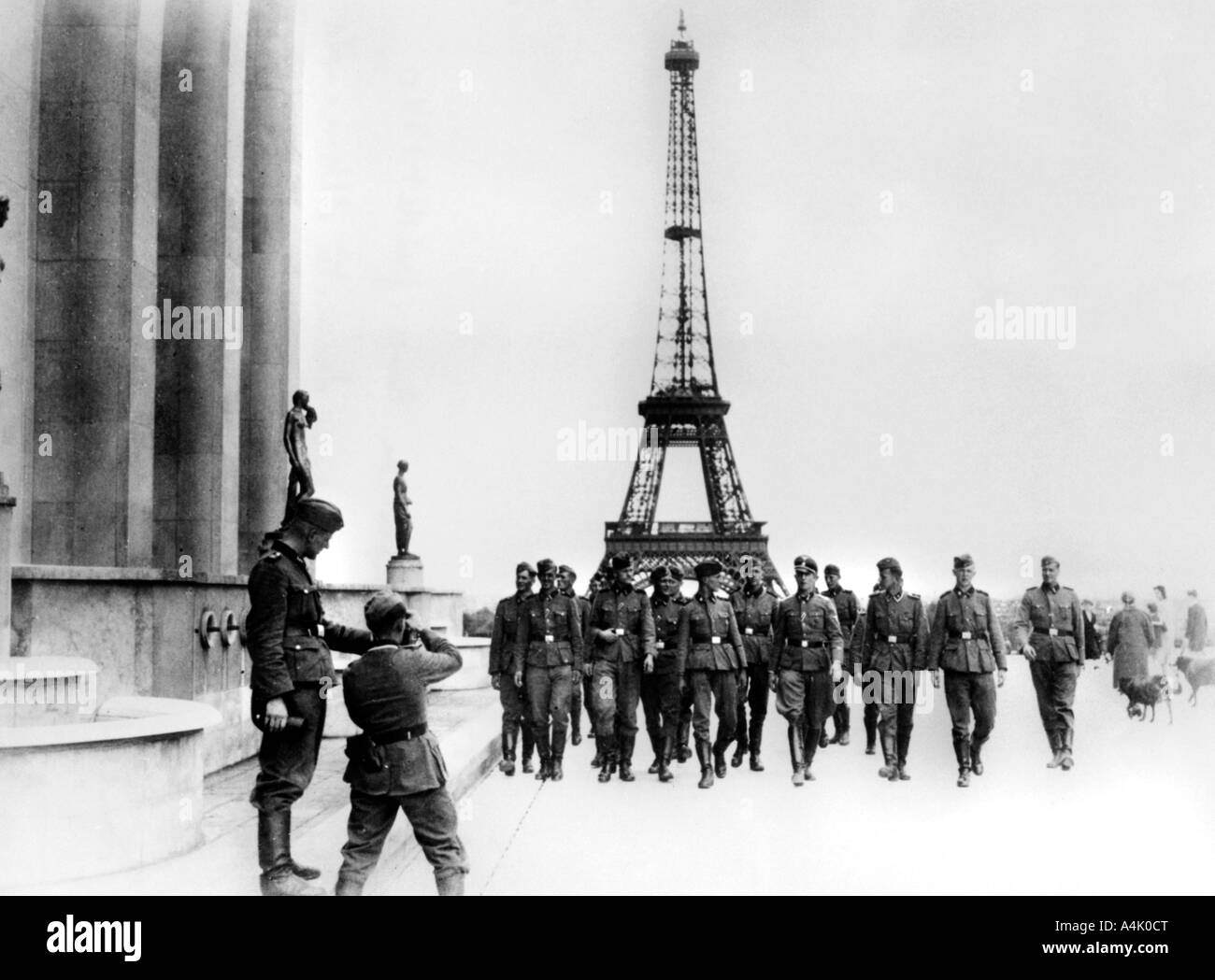 Nazis paris hi-res stock photography and images - Alamy