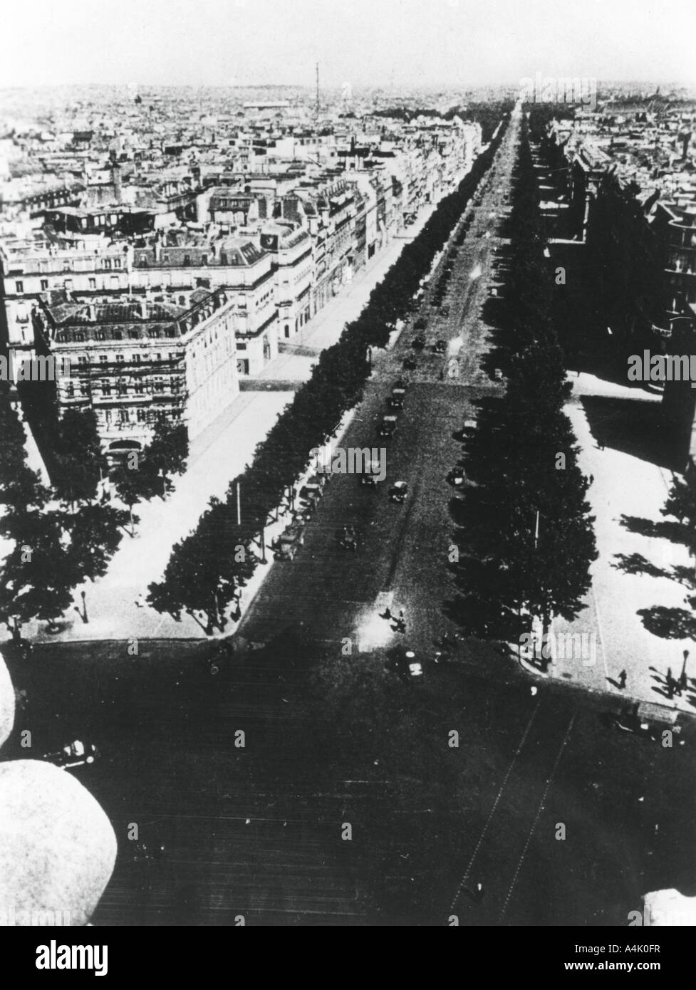 German forces parading along the Champs Elysees, Paris, 14 June 1940 ...