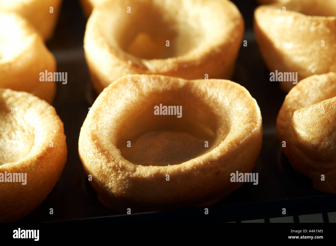 Individual yorkshire pudding hi-res stock photography and images - Alamy