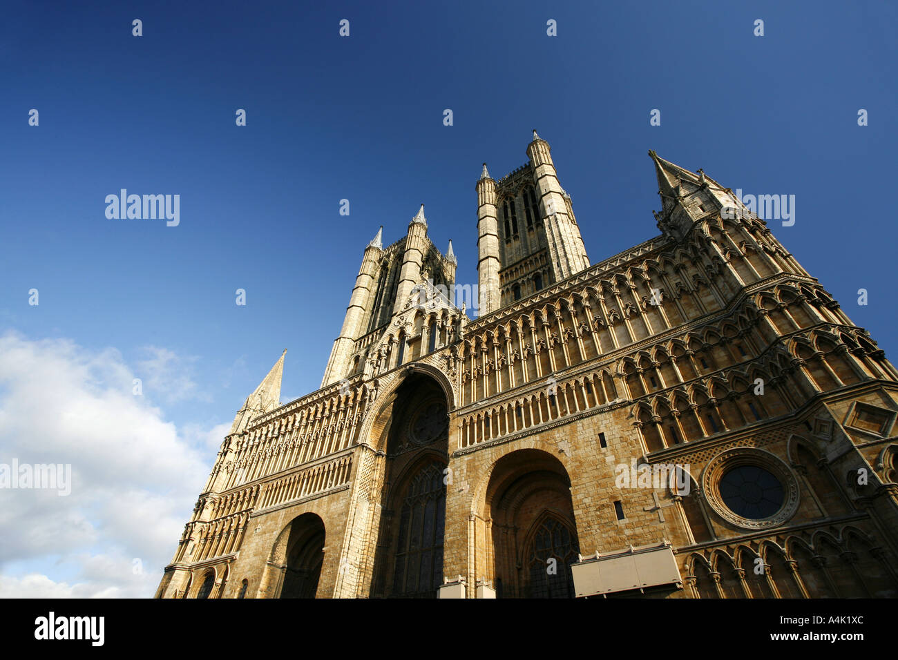 West front of lincoln cathedral hi-res stock photography and images - Alamy