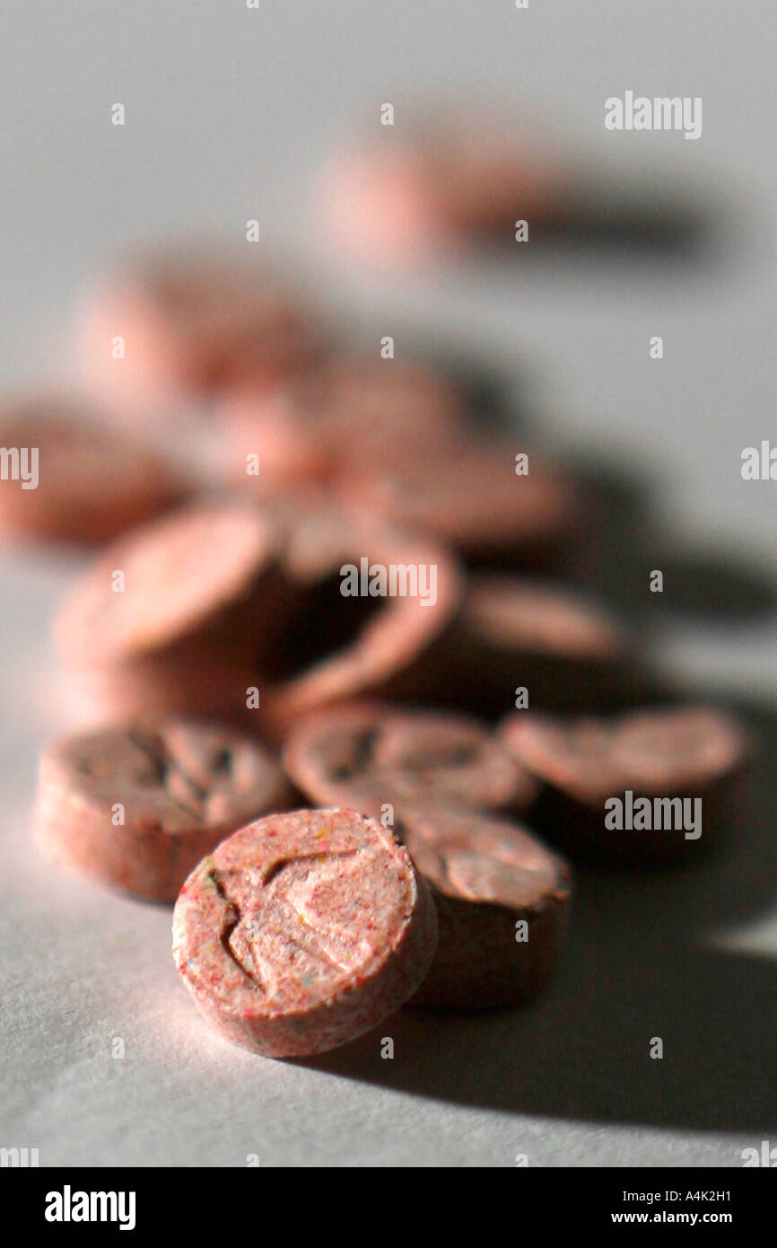 ECSTACY or MDMA TABLETS. Tablets in a bag or baggy Stock Photo - Alamy