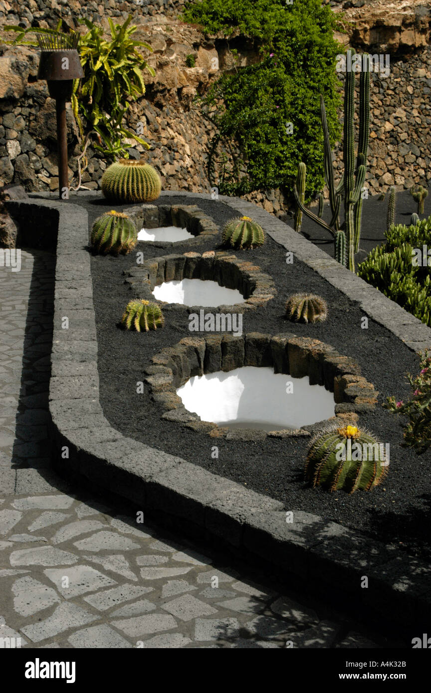 Modern design to the roof of a building within the Jardin de Cactus in ...