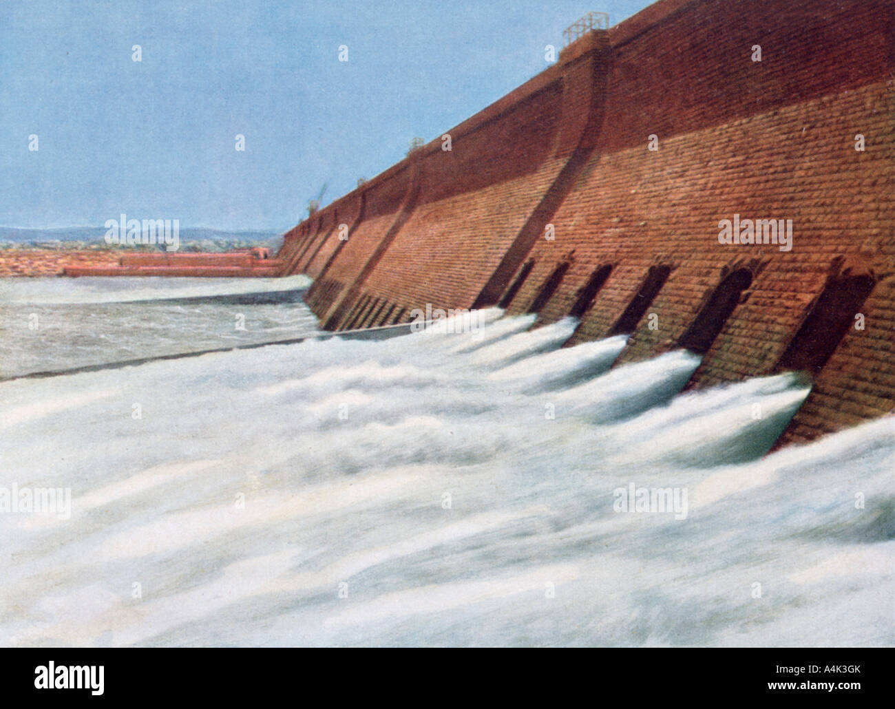 Aswan dam construction hi-res stock photography and images - Alamy