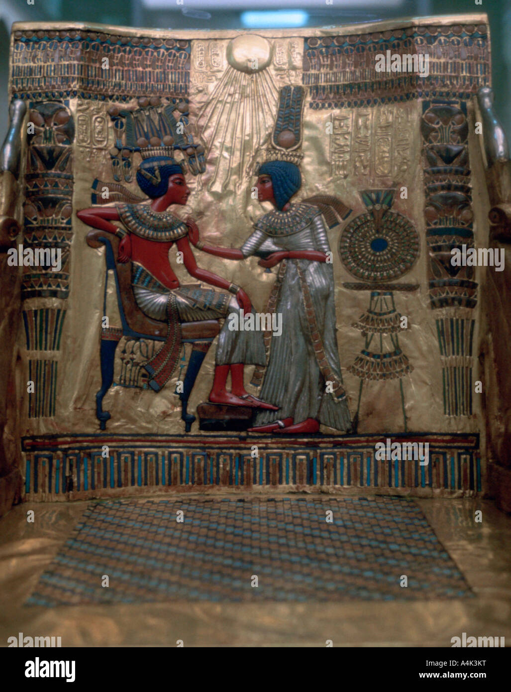 Tutankhamun throne hi-res stock photography and images - Alamy