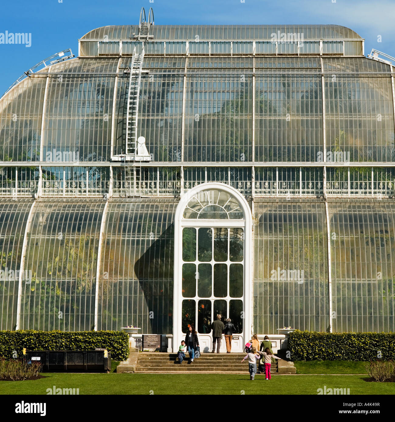 Kew Palm House and Rose Garden April 2006 Stock Photo - Alamy