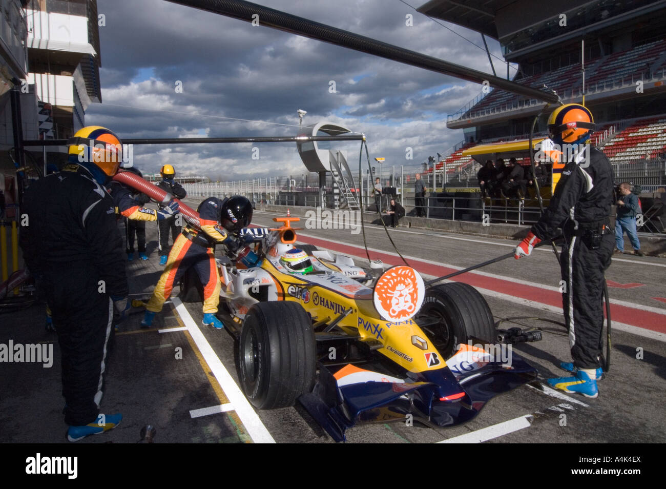 Cockpit of a formula 1 race car hi-res stock photography and images - Alamy