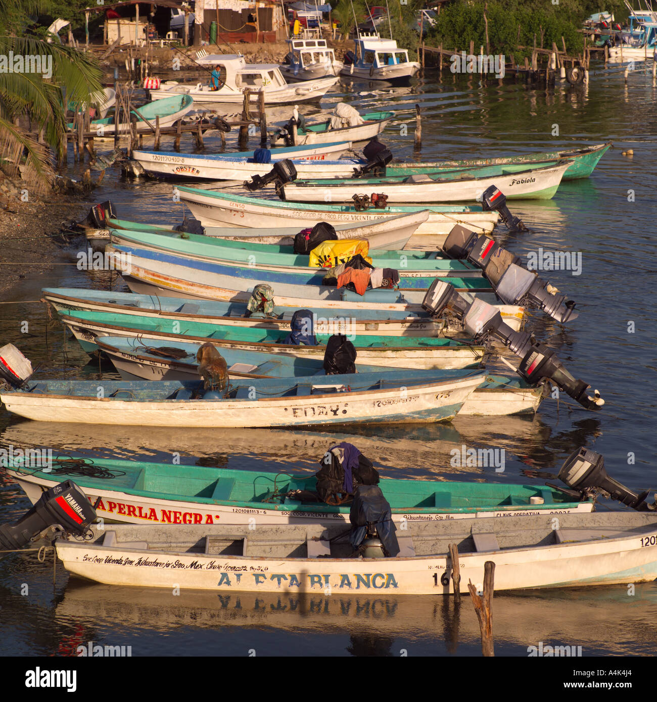 Mexico row boat sea water hi-res stock photography and images - Alamy