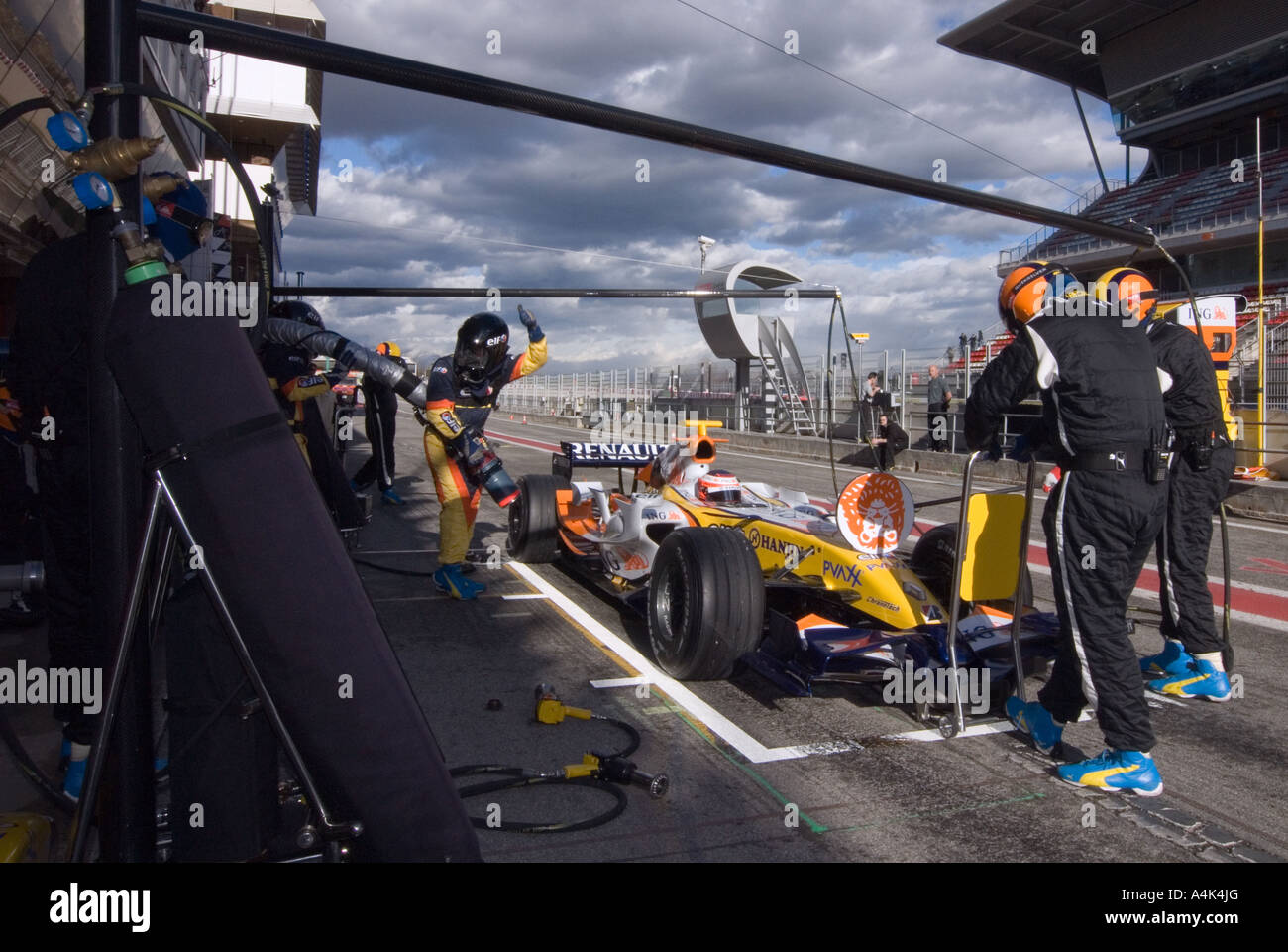 Cockpit of a formula 1 race car hi-res stock photography and images - Alamy