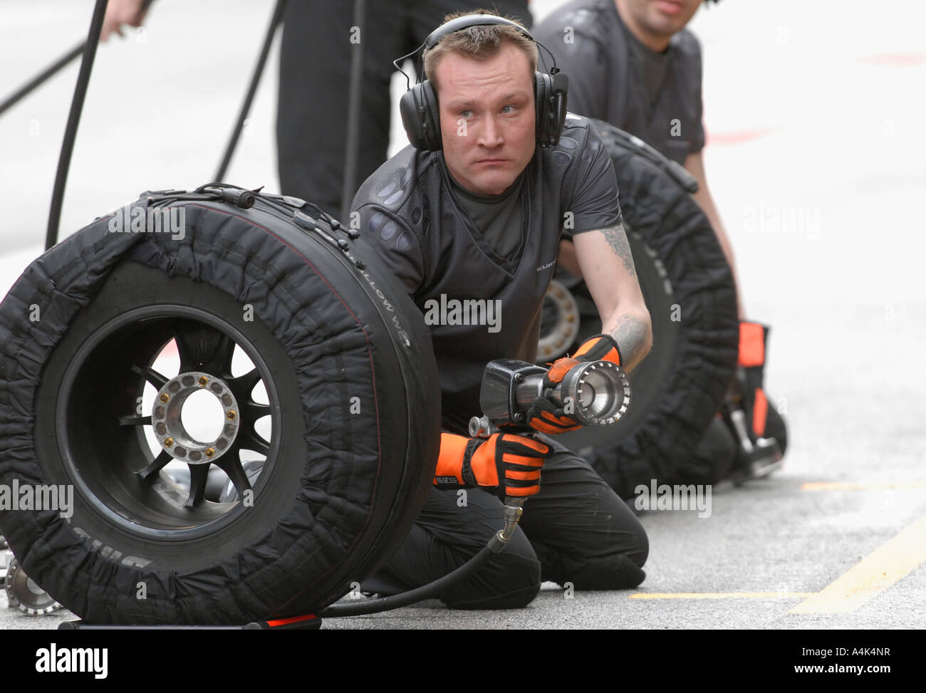 Helmet mclaren mercedes mechanic formula hi-res stock photography and ...