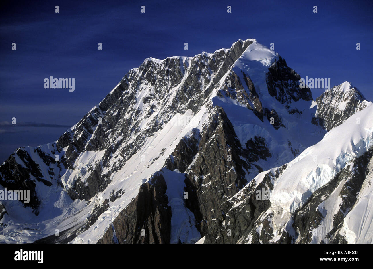 New zealand peak ridgeline hi-res stock photography and images - Alamy