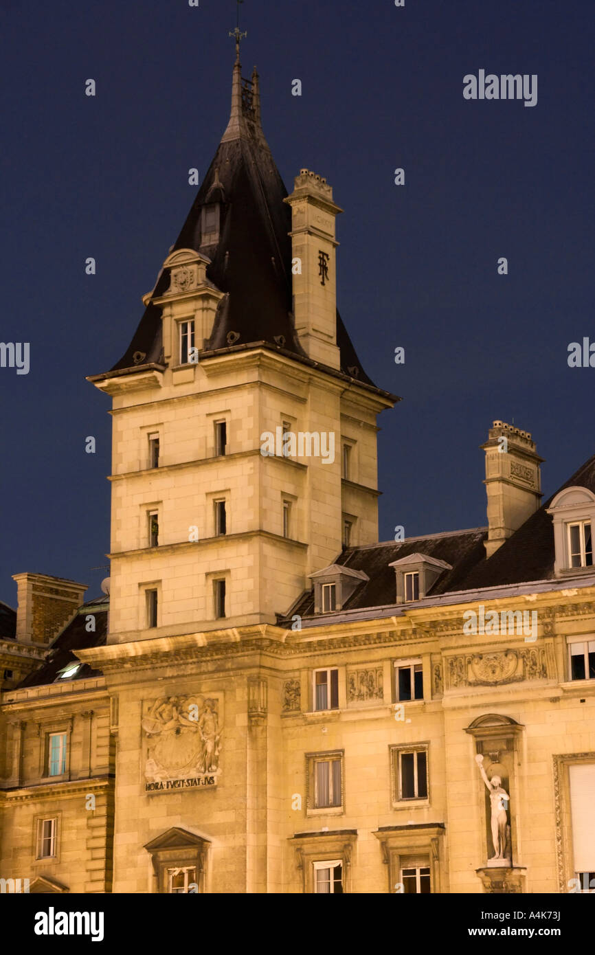 Paris 36 quai hi-res stock photography and images - Alamy