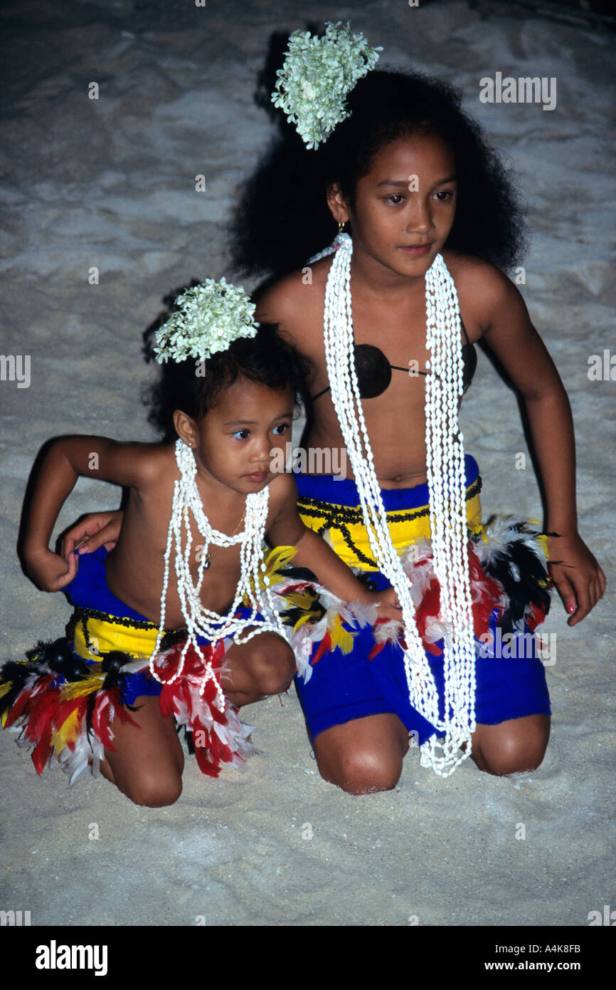 Hula girls hawaii hi-res stock photography and images - Alamy