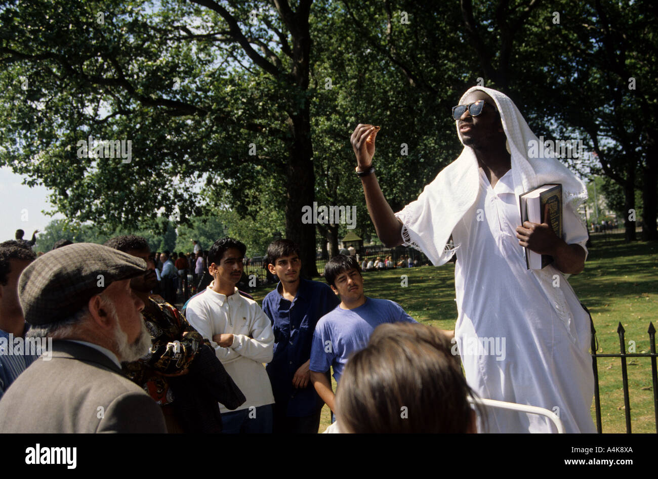 muslim preach koran Stock Photo - Alamy
