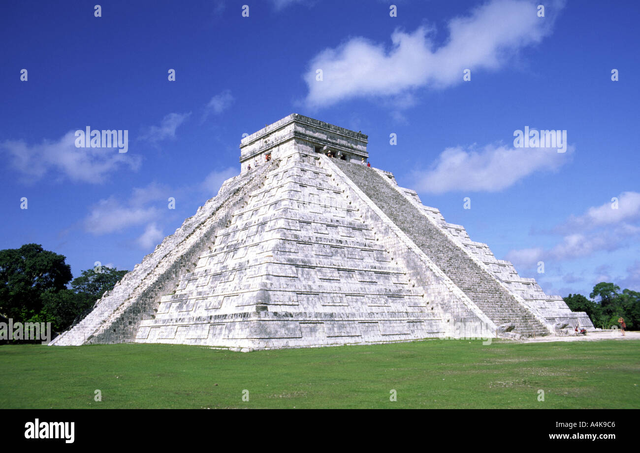Chichenitza Mayan monument Yucatan Mexico Stock Photo - Alamy
