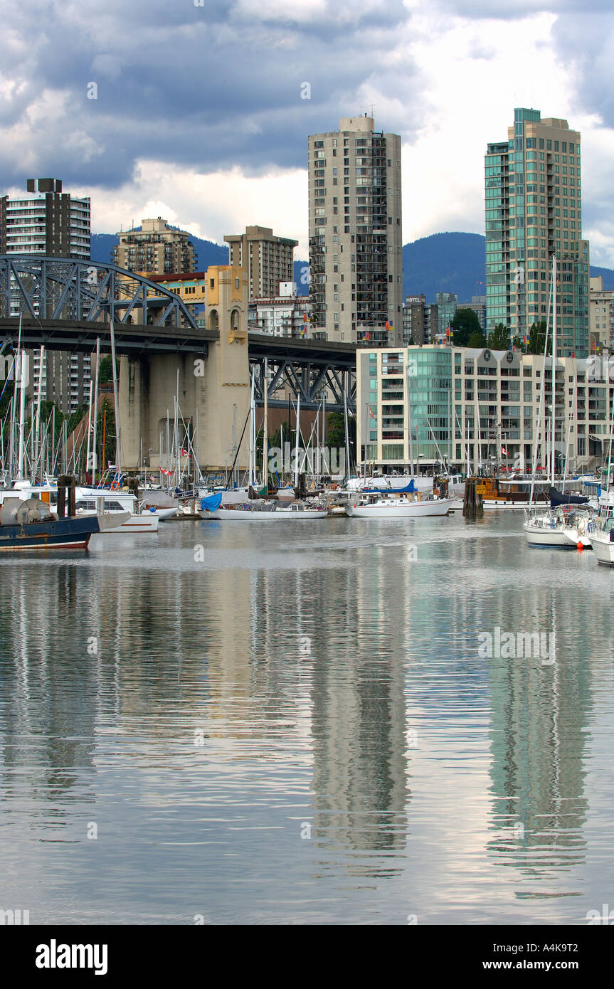Busy with boats hi-res stock photography and images - Alamy