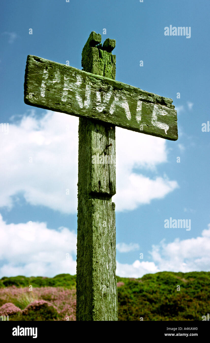 Countryside Private land sign on moorland Stock Photo - Alamy