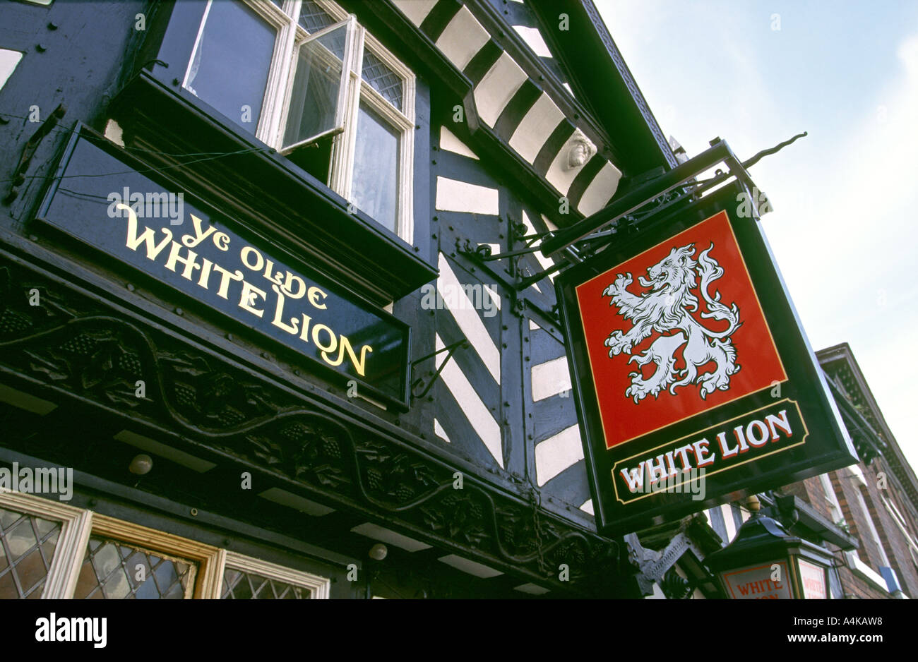 Cheshire Congleton Ye Olde White Lion Inn Stock Photo - Alamy