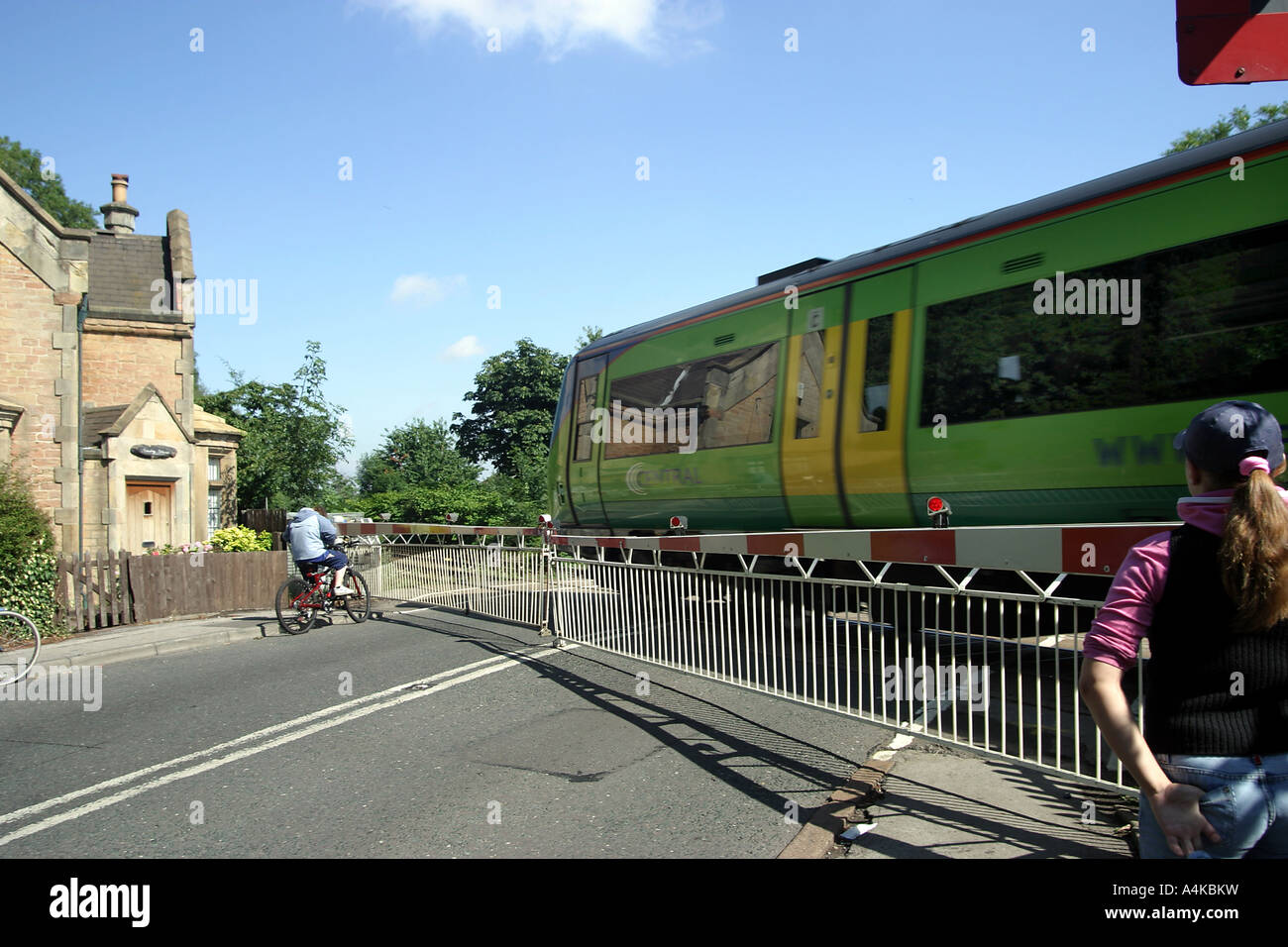 3rd August 2006. Level crossing and old crossing house, near Nottingham ...